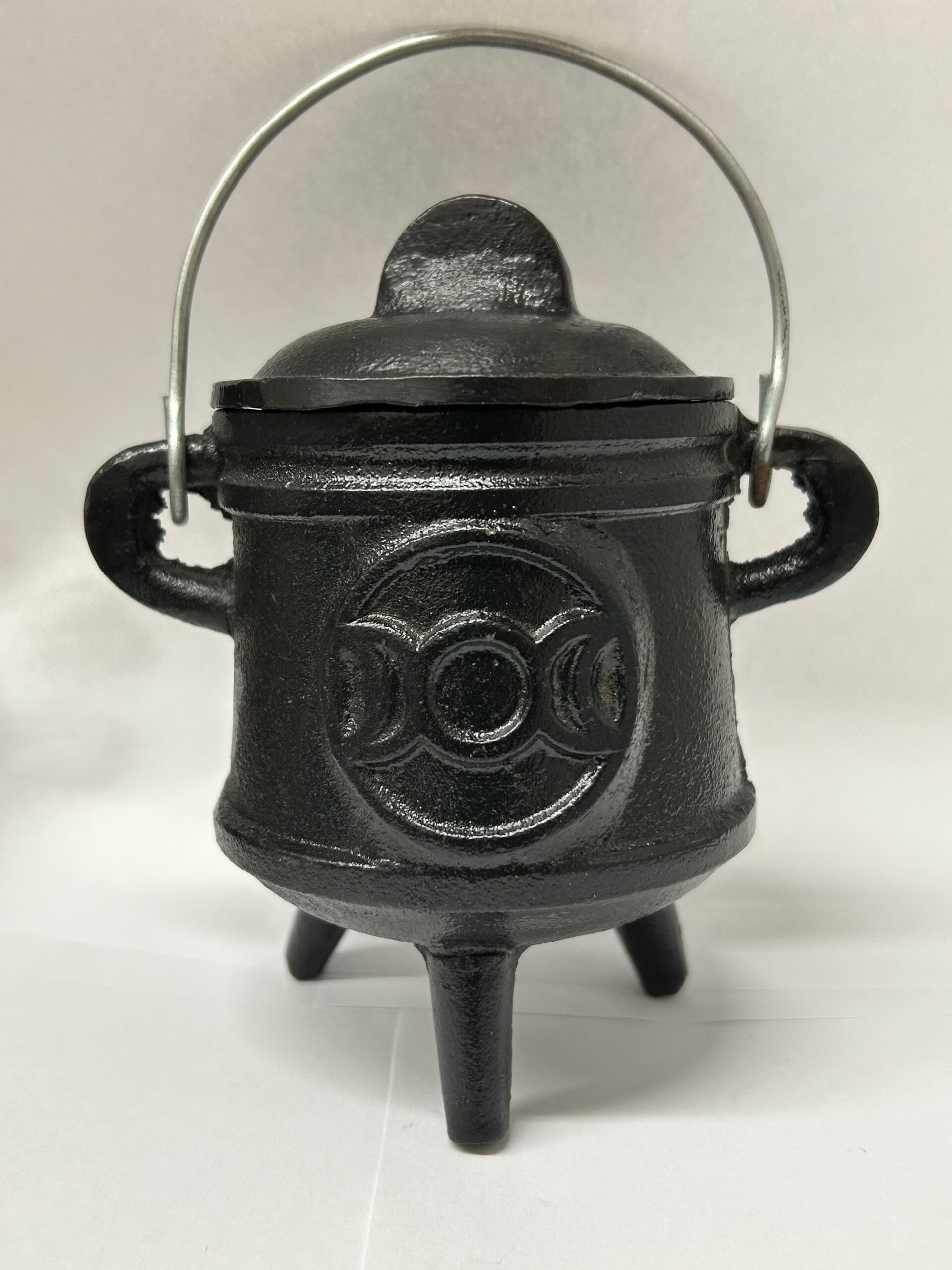 Small Cauldron – The House of Bastet